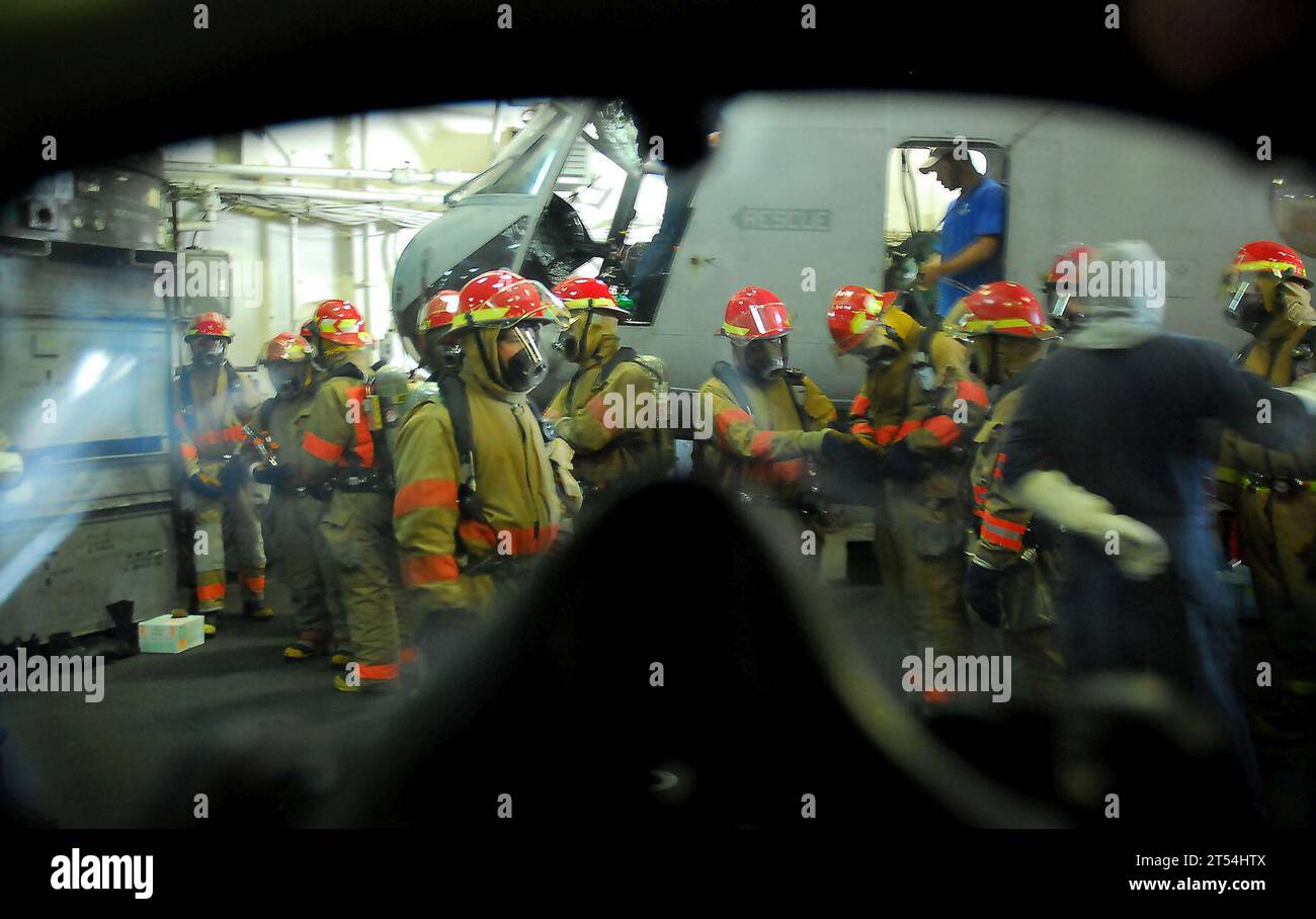 DC, FFE, Fight, fire, gq, mask, training Stock Photo - Alamy