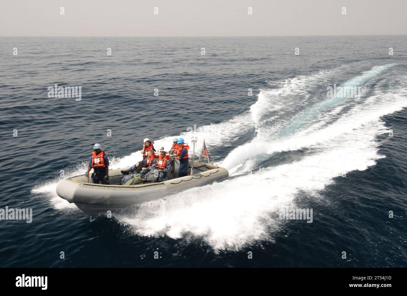 DDG 57, Guided-Missile Destroyer, Gulf of Aden, Mitscher, personnel ...