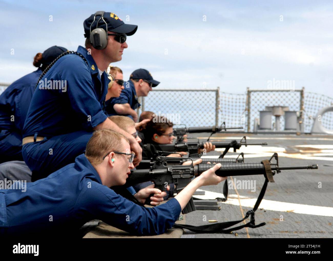 DDG 58, Sailors, U.S. Navy, USS Laboon, weapons, weapons qualifications ...