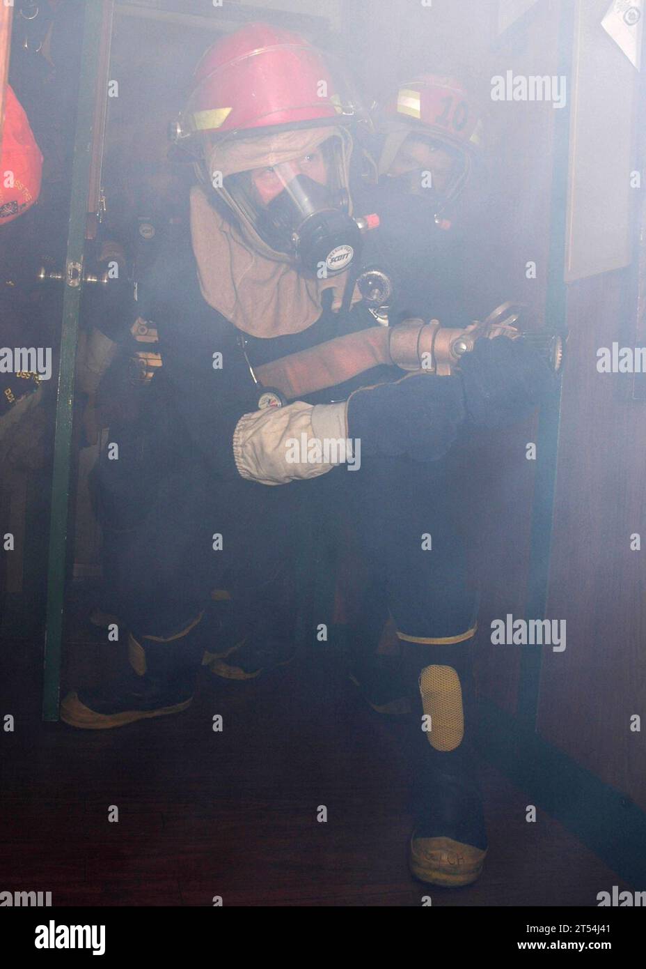 ddg 68, Drill, fire fighting, nozzleman, USS The Sullivans Stock Photo ...