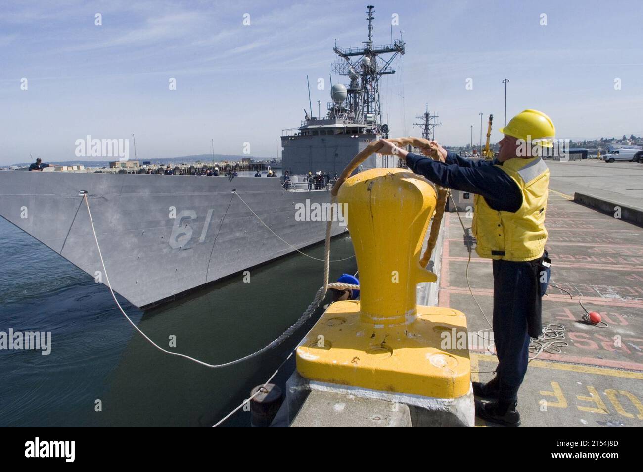 DDG 86, destroyer, Navy Region Northwest, USS Shoup Stock Photo - Alamy