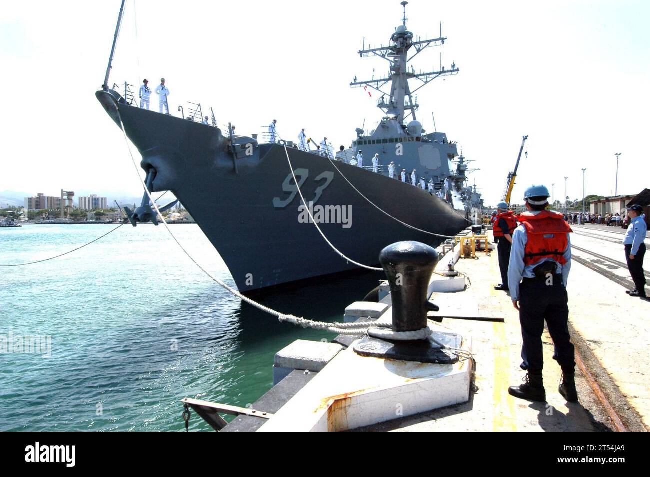 DDG 93, LHD 6, ship, uss bonhomme richard, USS Chung-Hoon Stock Photo ...