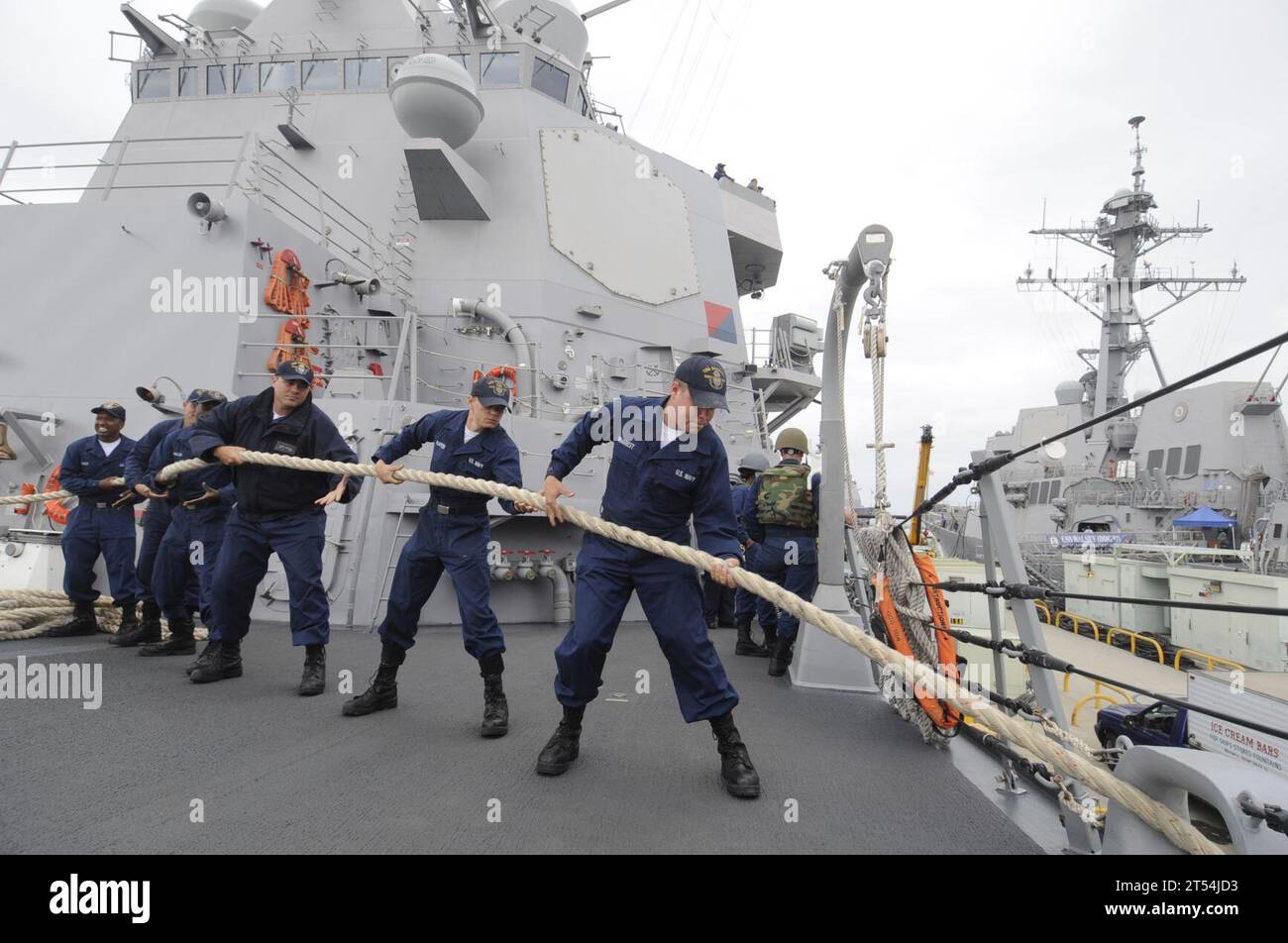 DDG 104, destroyer, Sailors, tomahawk weapons systems test, U.S. Navy ...