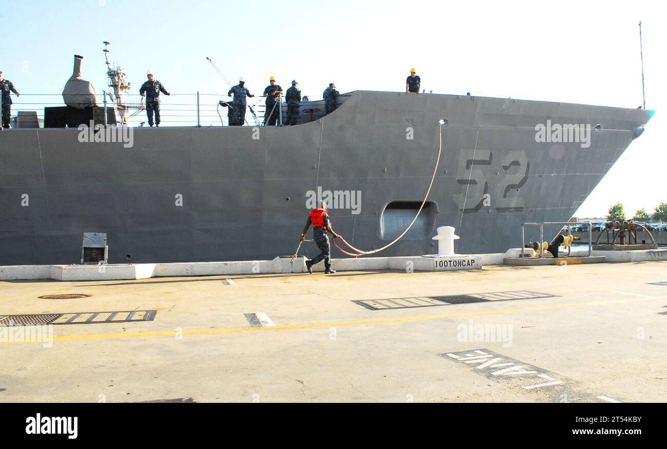 deploy, guided-missile frigate, navy, Norfolk, ships, U.S. Navy, USS Carr (FFG 52 Stock Photo ...