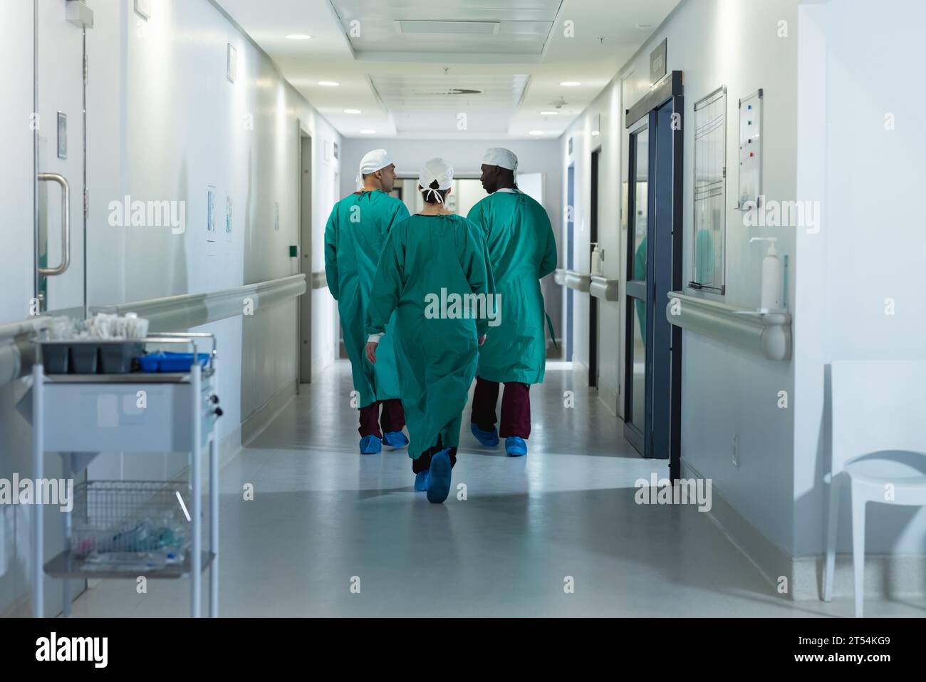 Male patient in hospital gown hi-res stock photography and images - Alamy