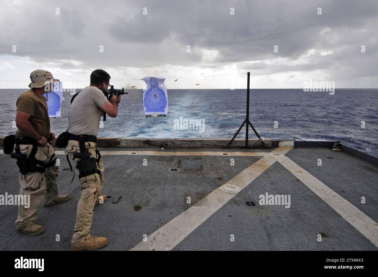 Deployment 2011, USS Comstock (LSD 45 Stock Photo - Alamy