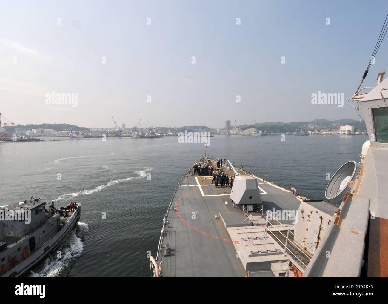 Deployment, Guided-Missile Destroyer, USS LASSEN (DDG 82 Stock Photo ...