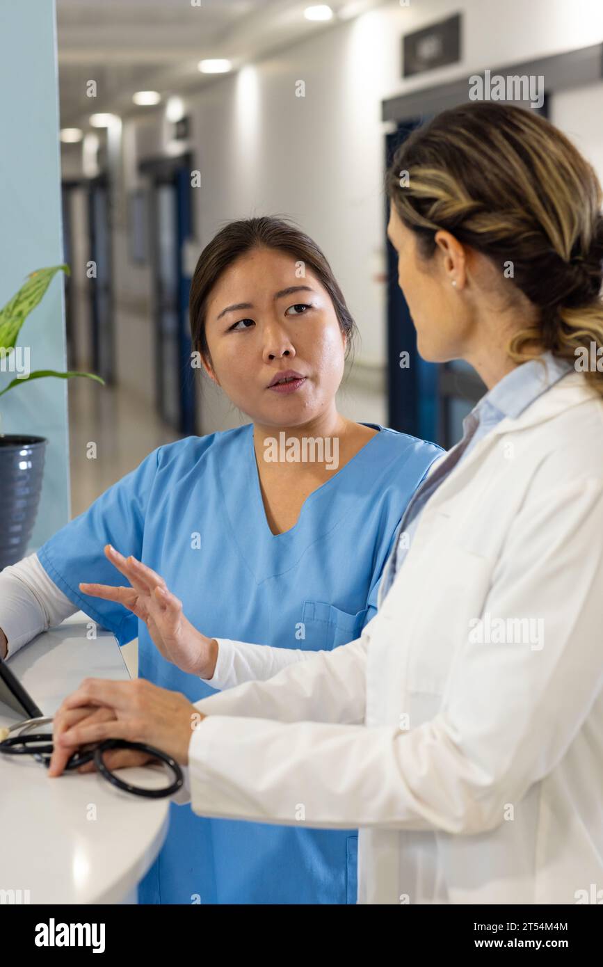 Hospital reception hi-res stock photography and images - Alamy