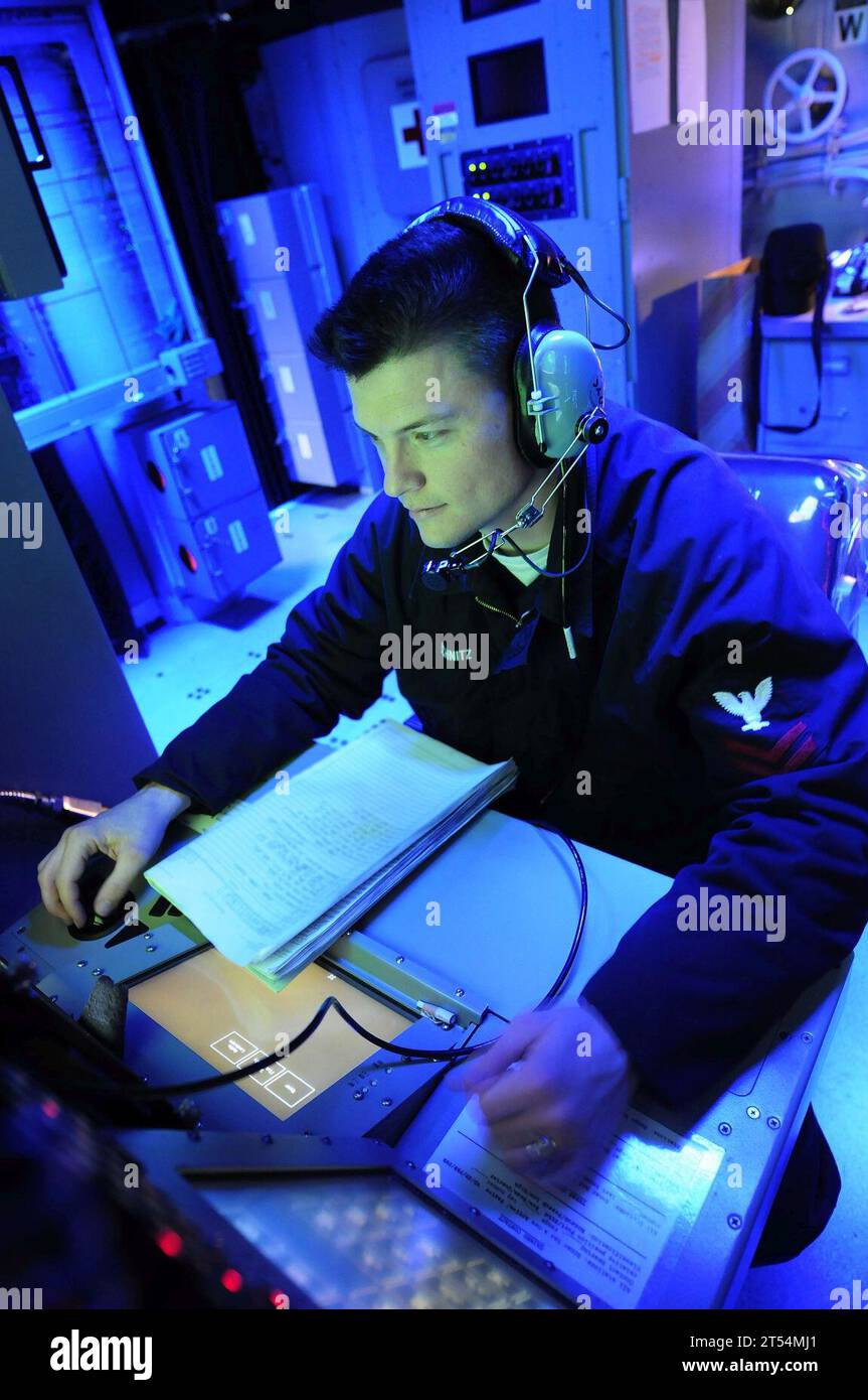 Sonar control room hi-res stock photography and images - Alamy