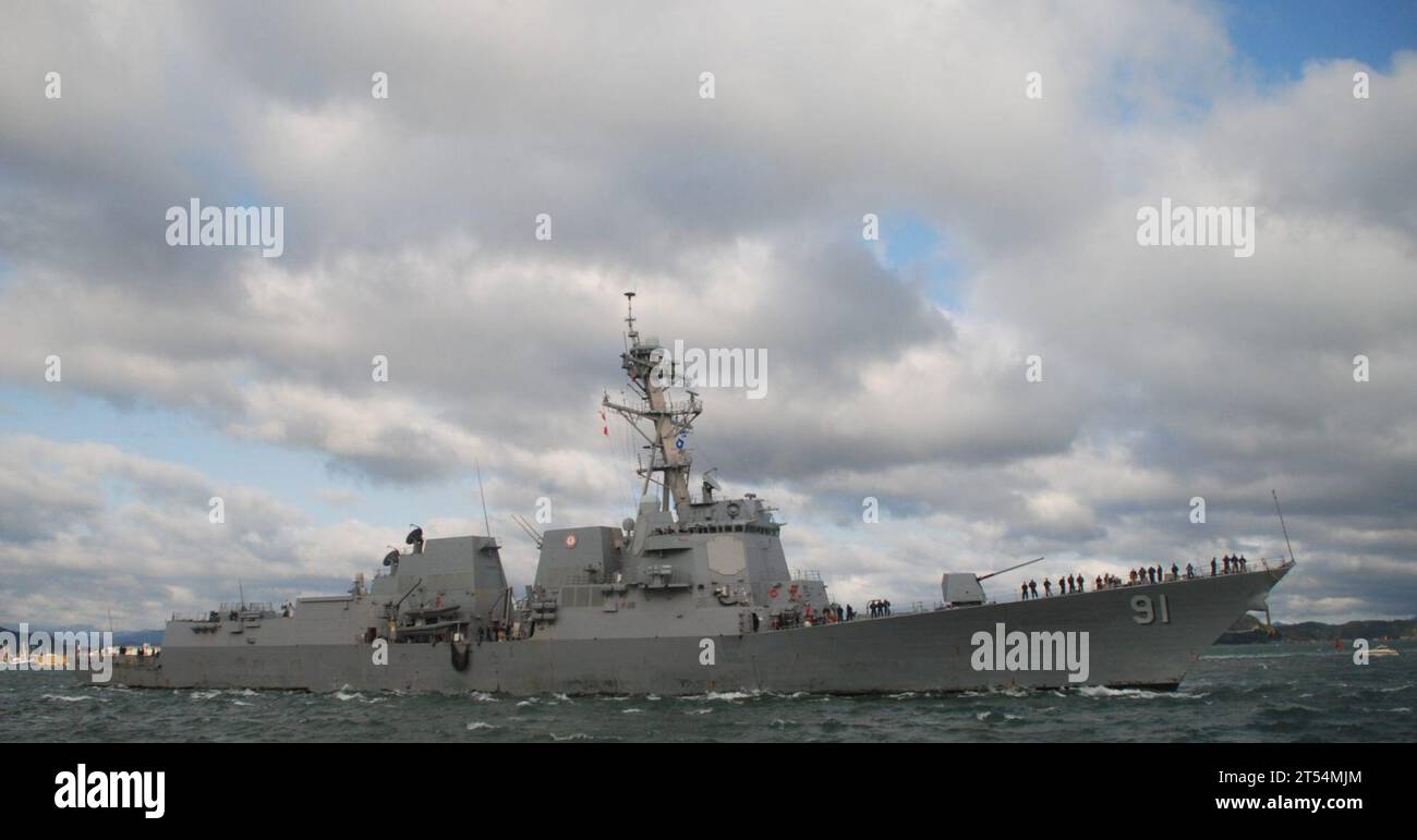 destroyer, navy, port visit, ship, U.S. Navy, USS Pinckney (DDG 91 ...