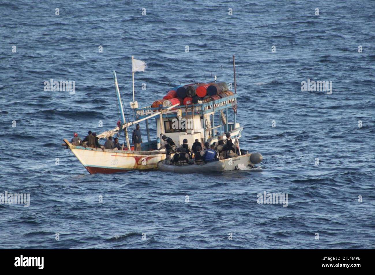 dhow, Frigate, Gulf of Aden, rescue, Sailors, U.S. Navy, USS Halyburton ...