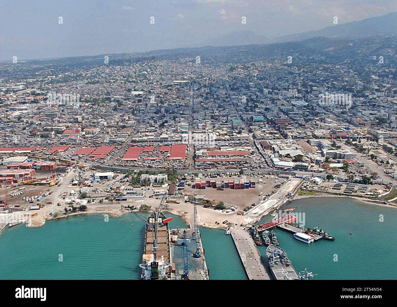 Disaster relief, earthquake, Haiti, navy, Operation Unified Response, U ...