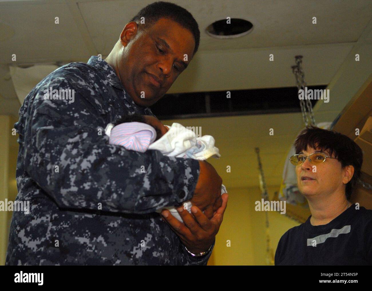 Disaster relief, earthquake, Haiti, navy, Operation Unified Response, U ...