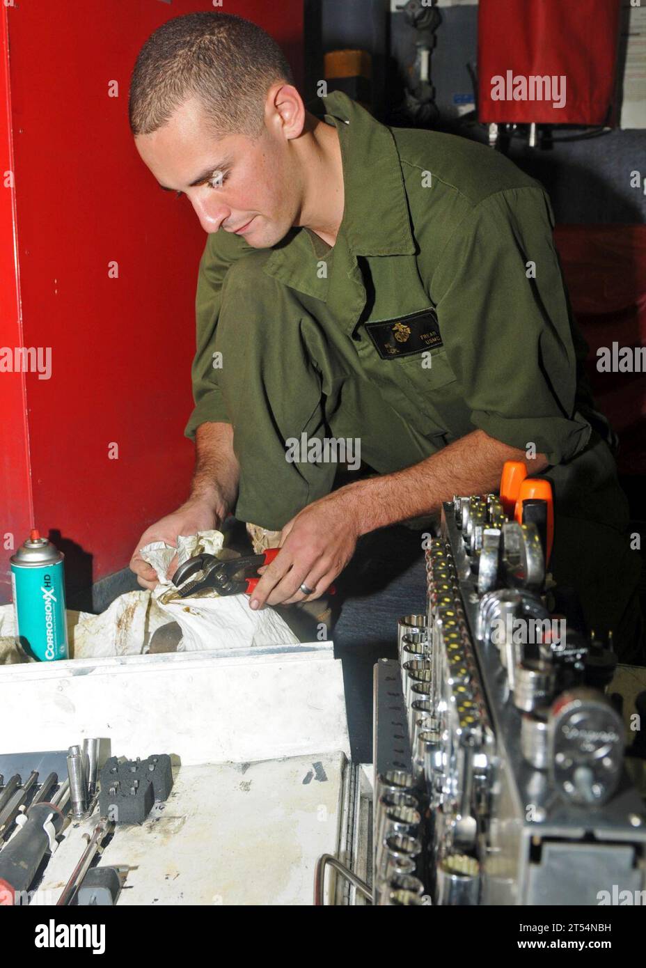 Disaster relief, humanitarian aid, Pakistan, Sailors, U.S. Navy, USS ...