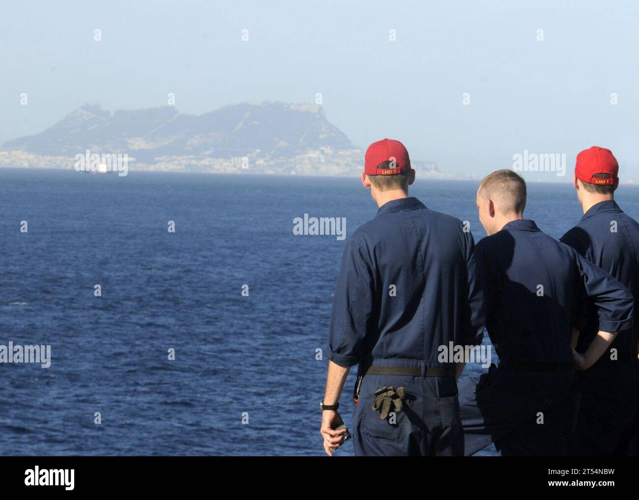Disaster relief, humanitarian aid, Pakistan, Sailors, U.S. Navy, USS ...