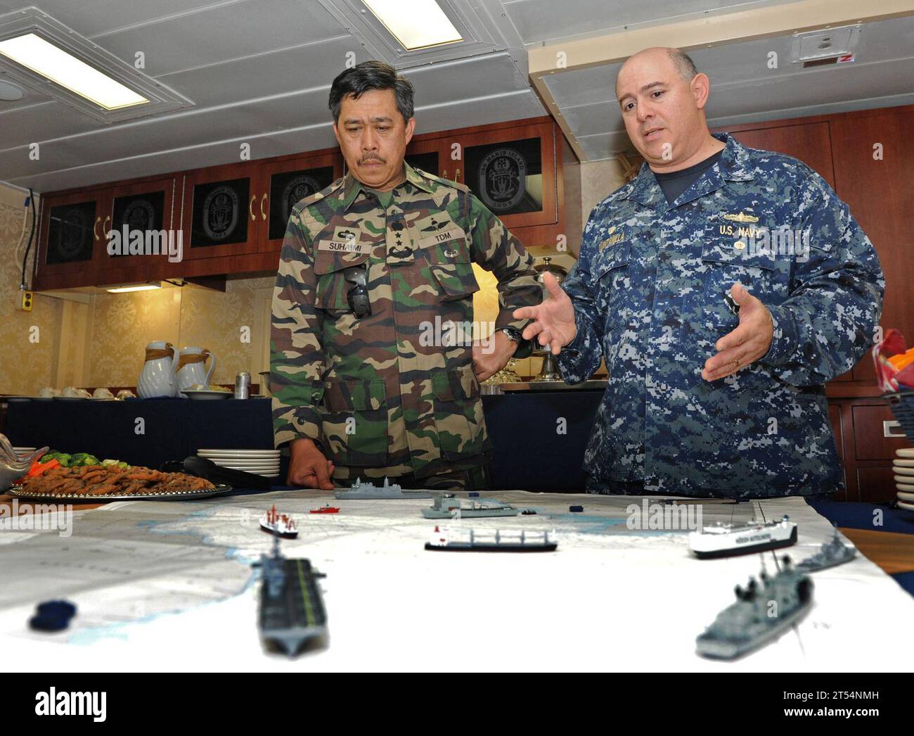 distinguished visitor, LHD 8, Makin Island, Malaysian Army Stock Photo ...