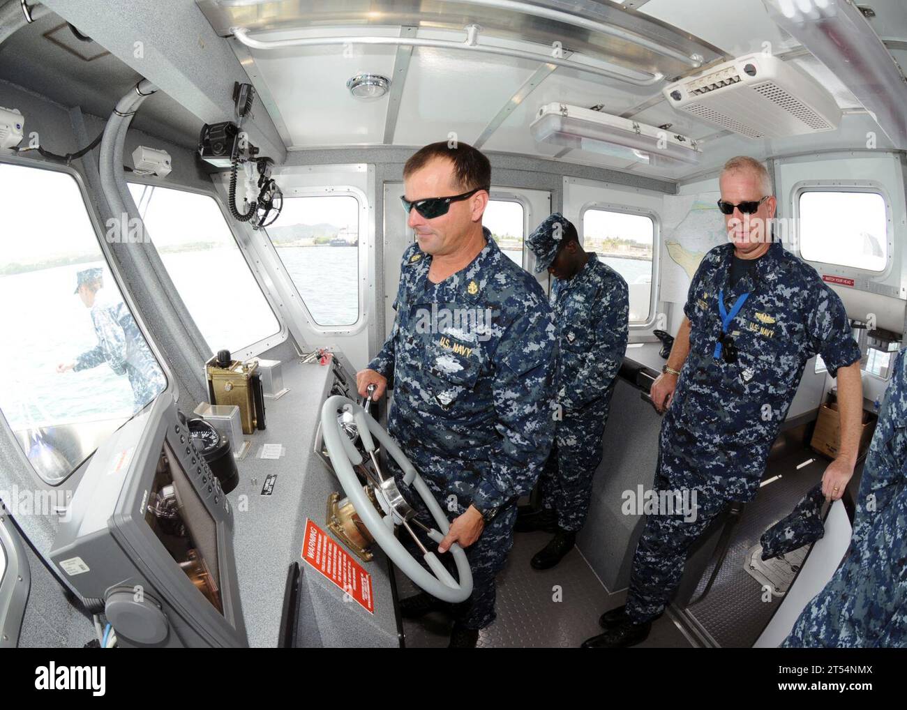 dive vessel, Guam, Sailor, U.S. Navy, USS FRANK CABLE (AS 40 Stock ...