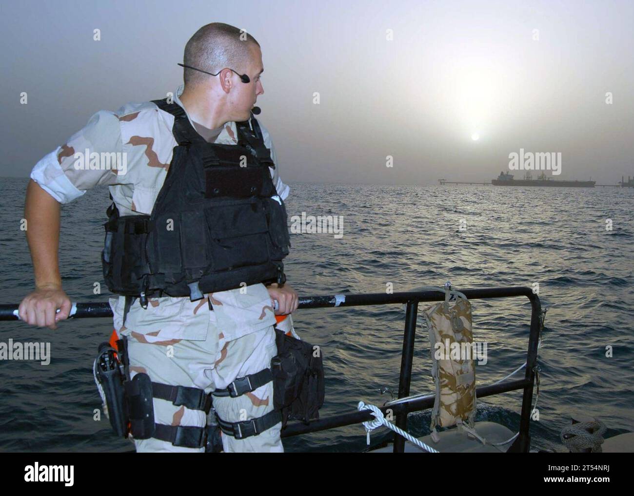 dock landing ship USS Rushmore (LSD 47), Iraq's oil platforms, Khawr Al ...