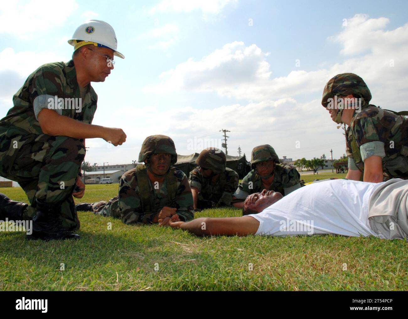 Drill, female, Medic, training Stock Photo - Alamy