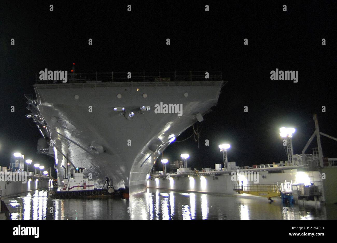 dry dock, John Siller, LHD, LHD 4, LHD-4 Stock Photo - Alamy