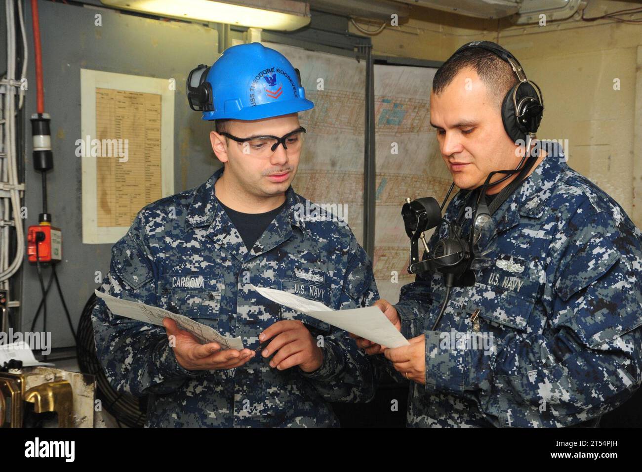 Sound powered telephone hi-res stock photography and images - Alamy