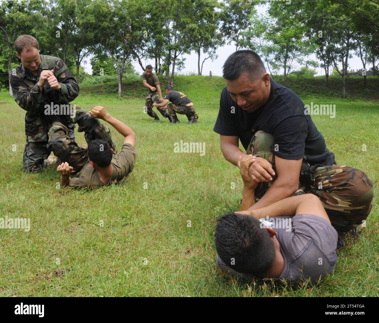 El Salvador, Foreign military, HSV Swift, navy, outreach, southern ...