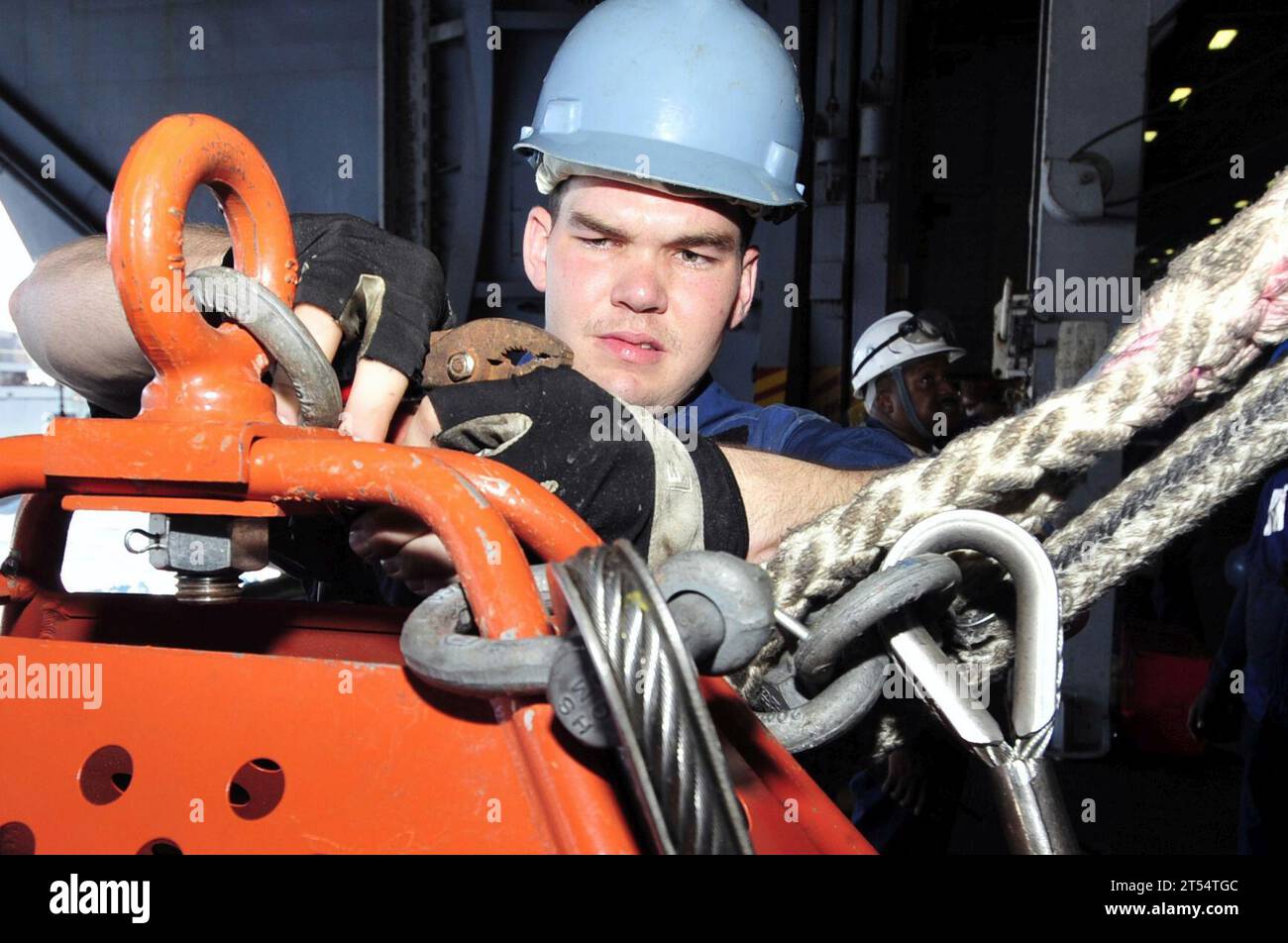 EISENHOWER, Sailor, USNS Supply (T-AOE 6 Stock Photo - Alamy