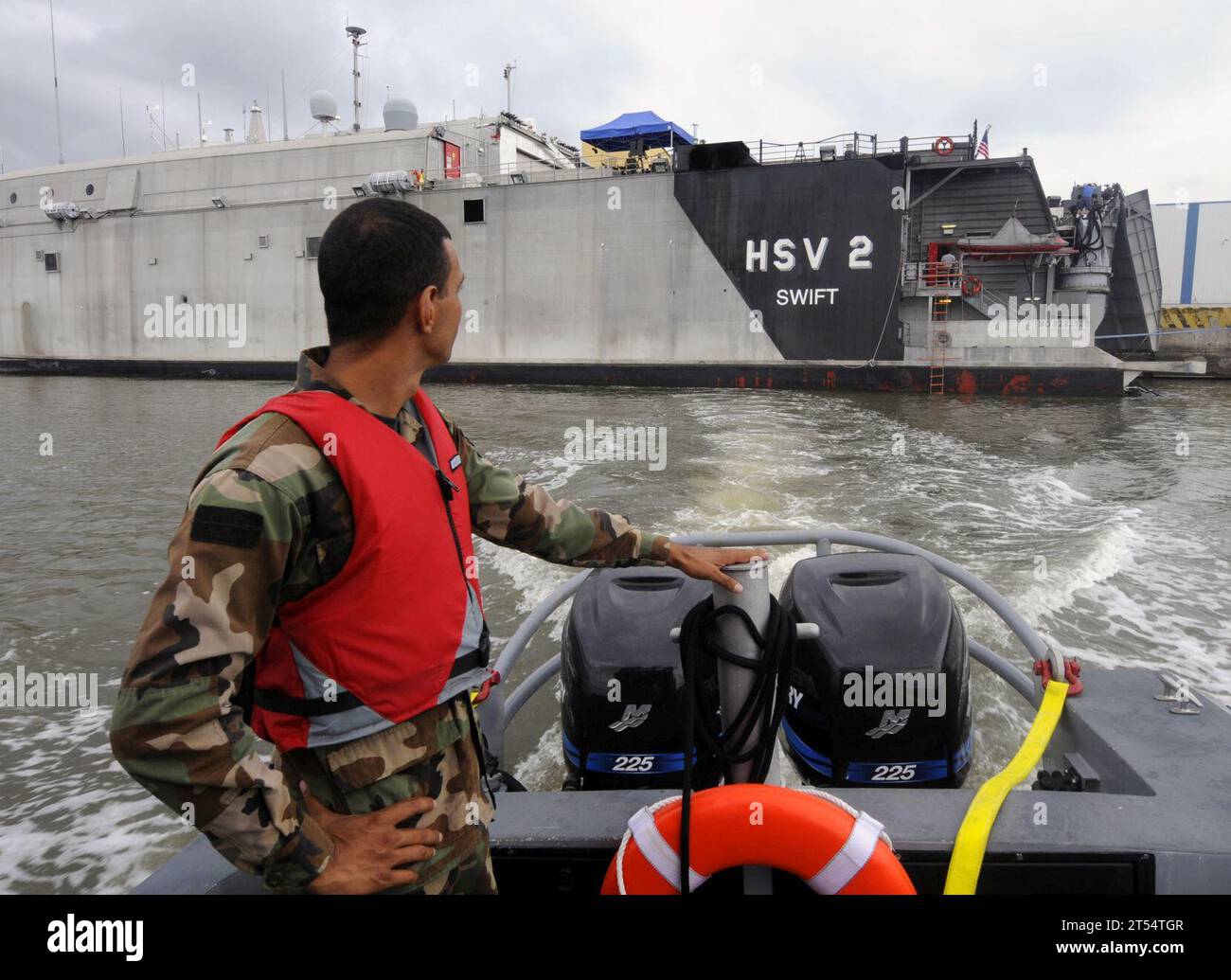 El Salvador, El Salvadorian sailor, high speed vessel, HSV Swift, La ...