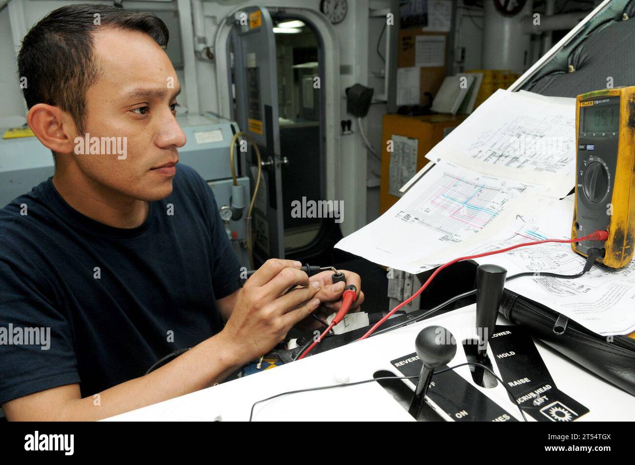 electrical, Sailor, U.S. Navy, USS Ronald Reagan (CVN 76 Stock Photo ...