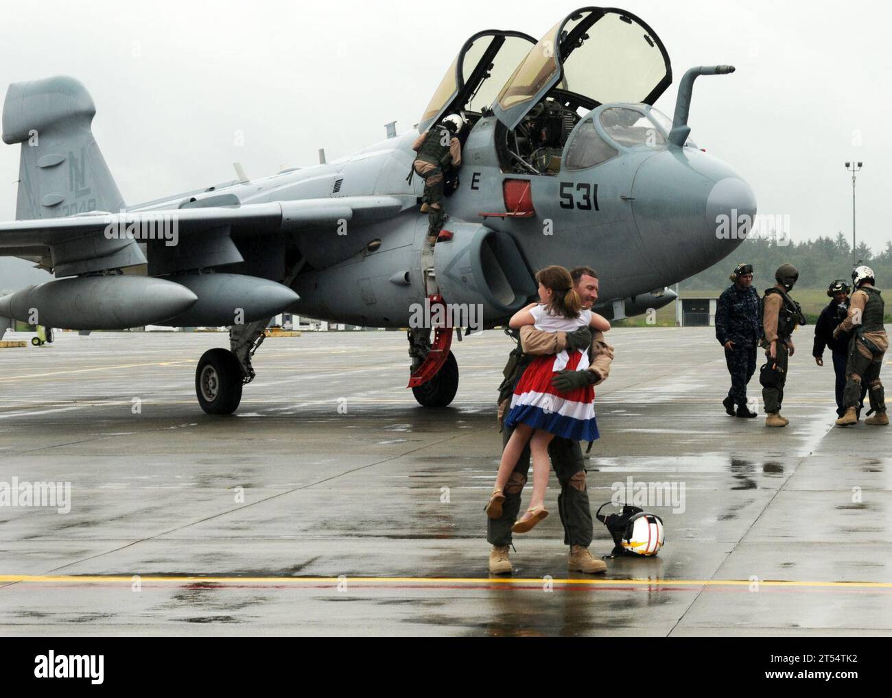 Electronic Attack Squadron 133, family, Homecoming, navy, people, U.S ...