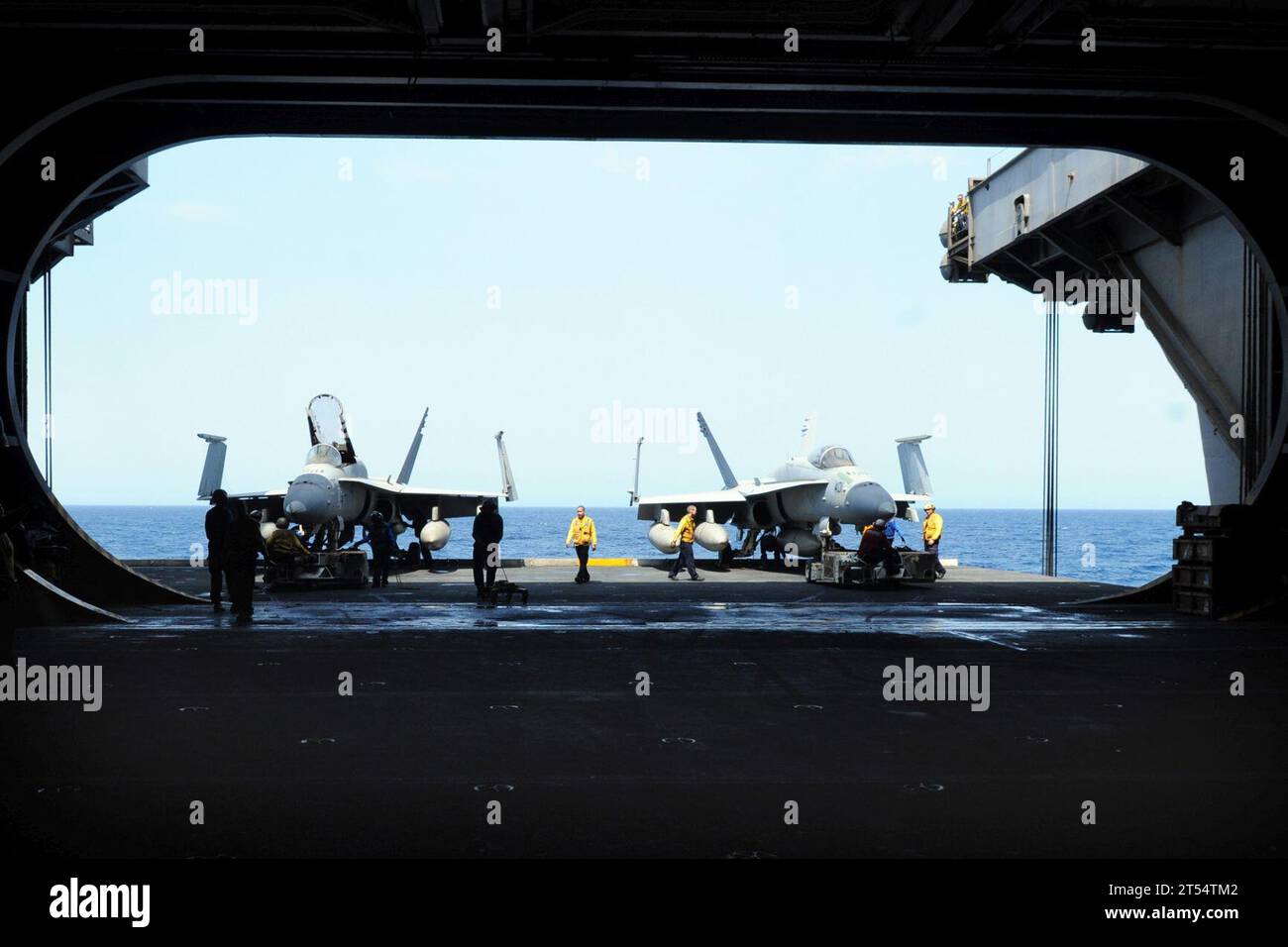 elevator 2, Gulf of Aden, HANGAR BAY, U.S. navy , USS Ronald Reagan ...
