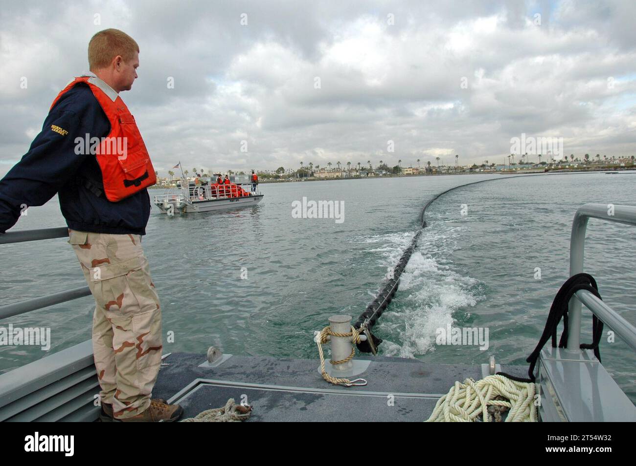 environment, navy, oil spill, training, U.S. Navy Stock Photo - Alamy
