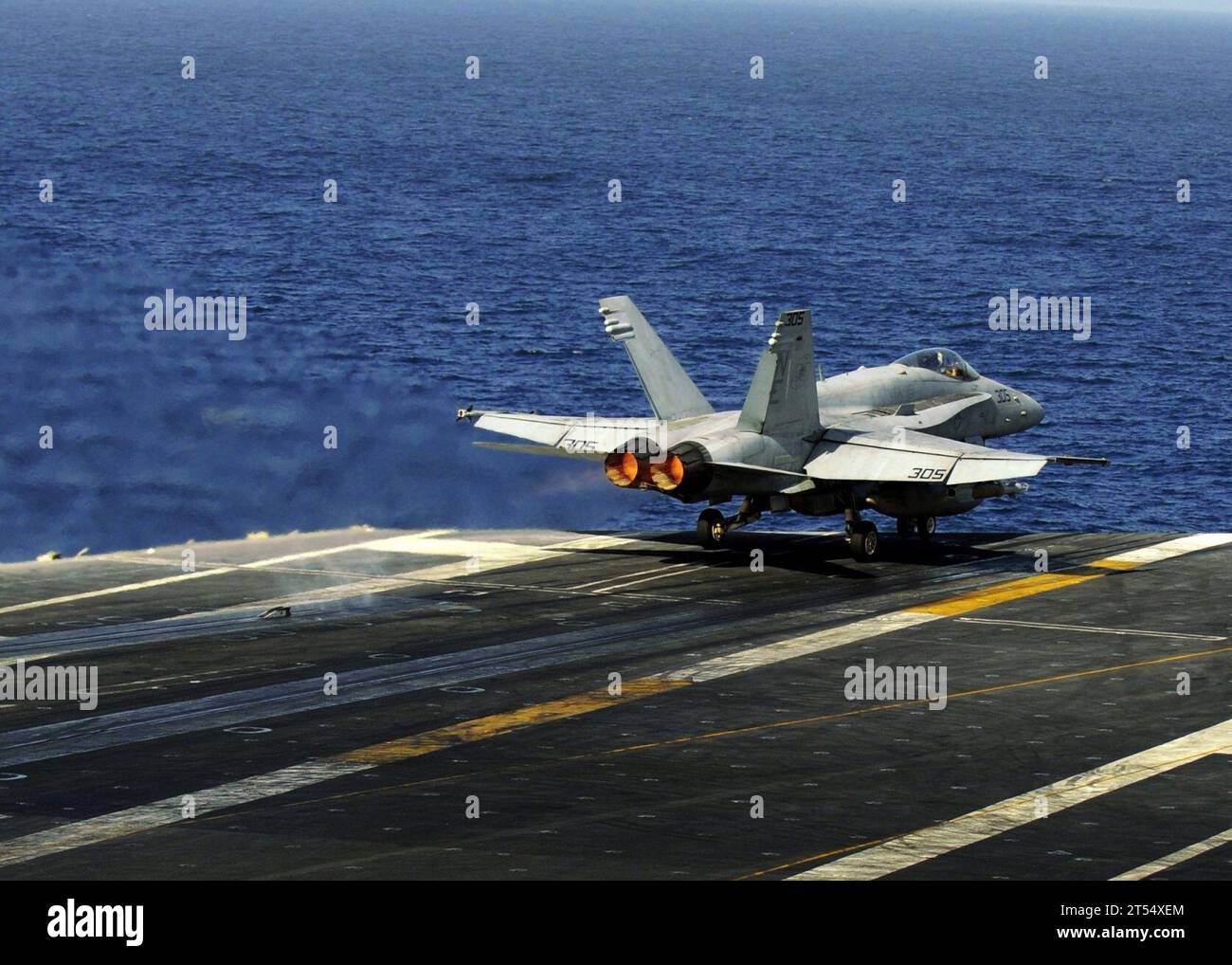 F/A- 18C Hornet, flight deck, Flight Operation, Sailor, U.S. Navy, USS ...