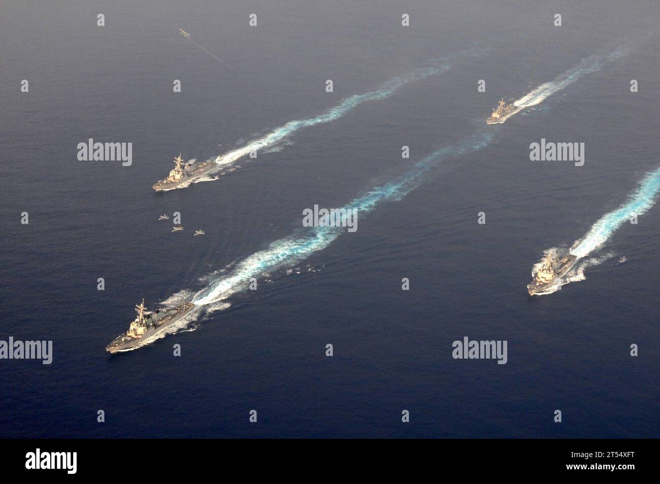 F/A-18 Hornet, Oliver Hazard Perry-class frigate USS Thach (FFG 43) and ...