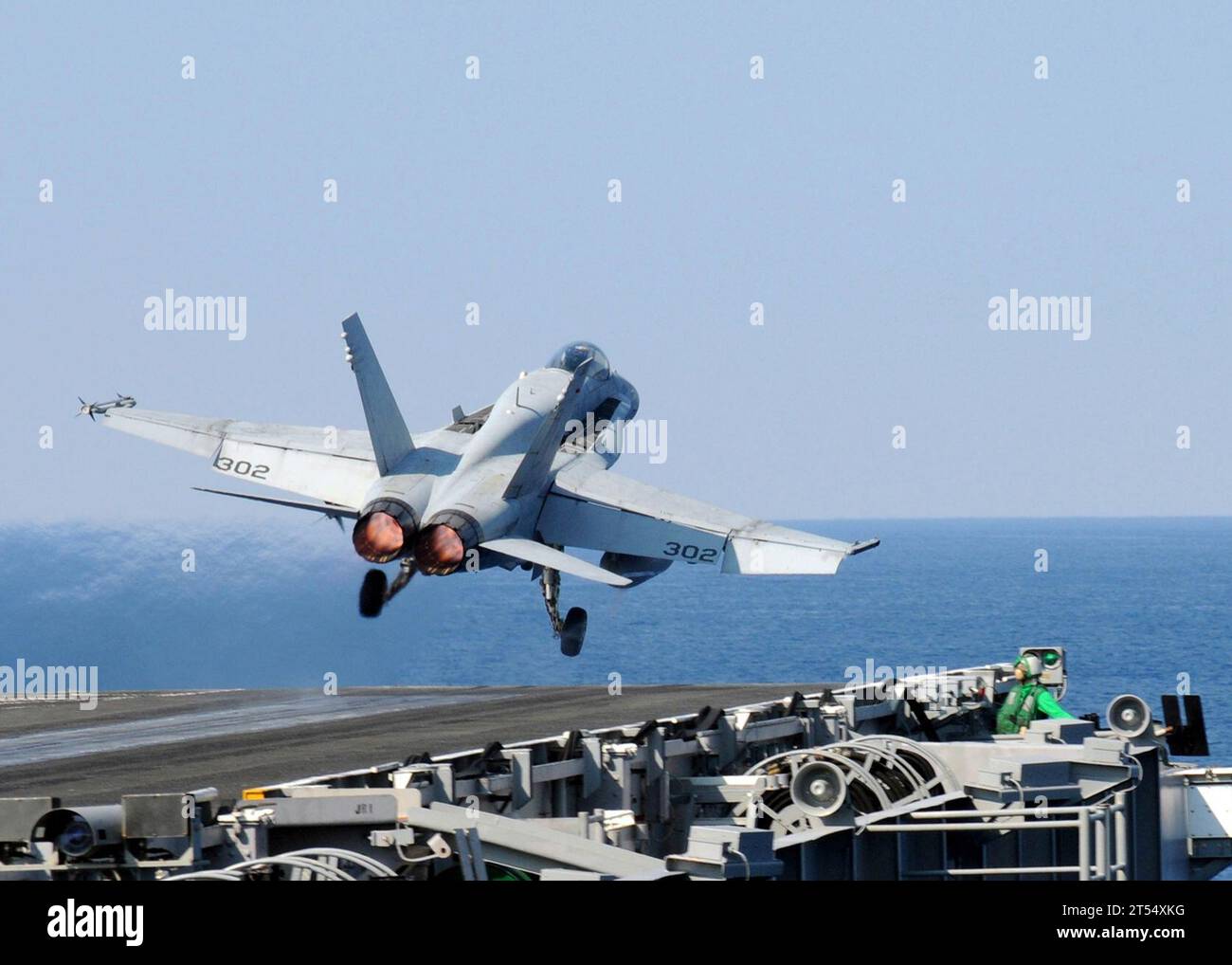 F/A-18C Hornet, flight deck, U.S. navy , USS George H.W. Bush (CVN 77 ...