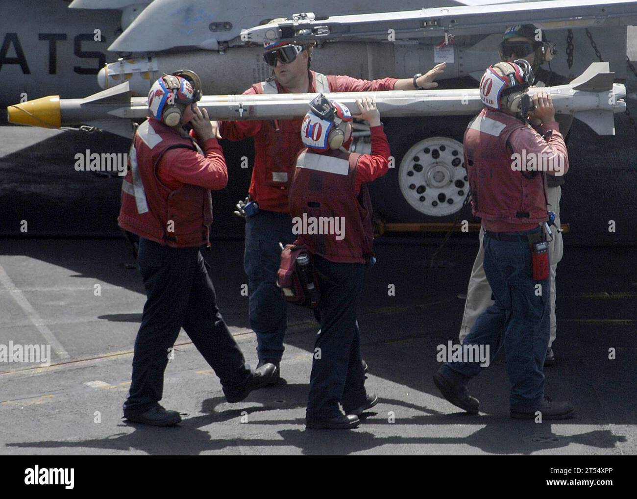 f/a-18c, flight deck, hornet, Missile, navy, people, Red Shirts, strike ...