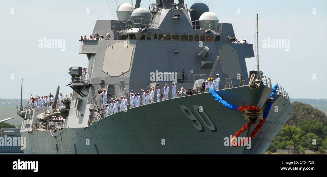 family and friends, HI, Pearl Harbor, return from deployment, USS ...