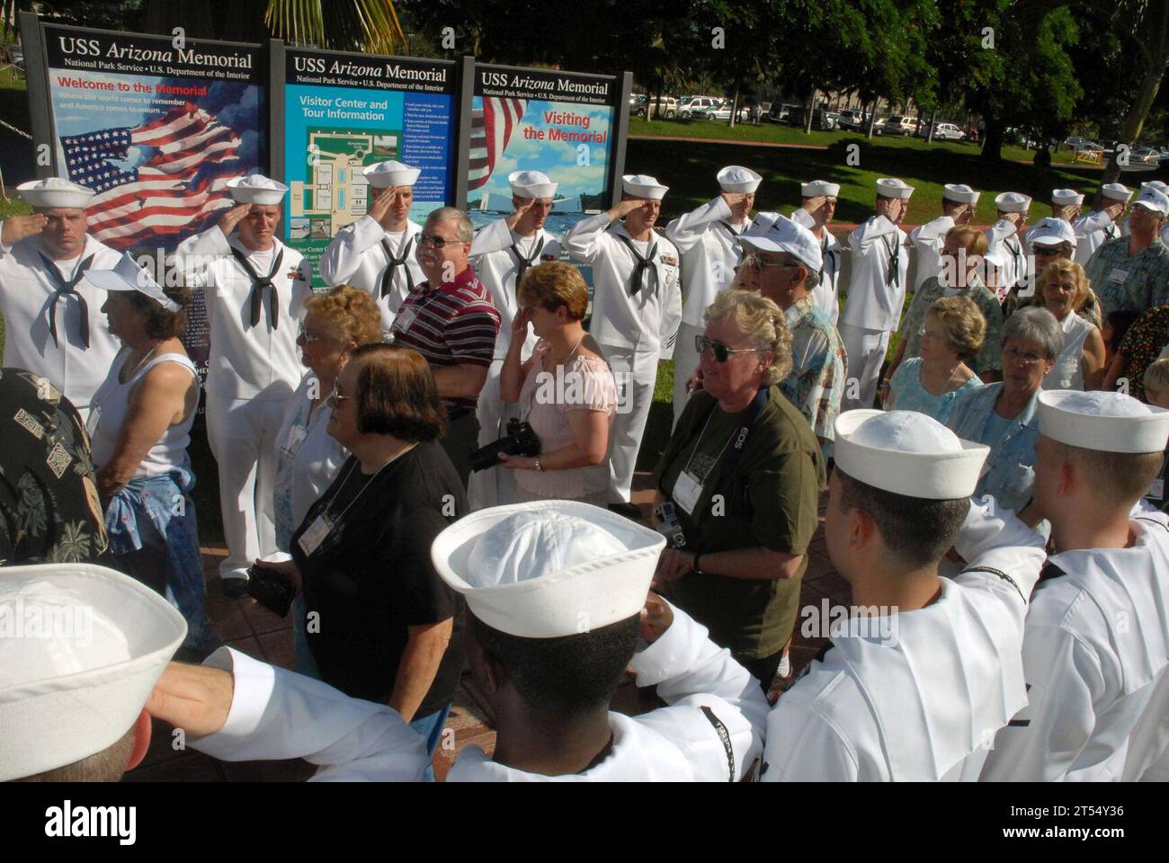 families, honoring, Pearl Harbor, people, Sailor, survivors, USS ...