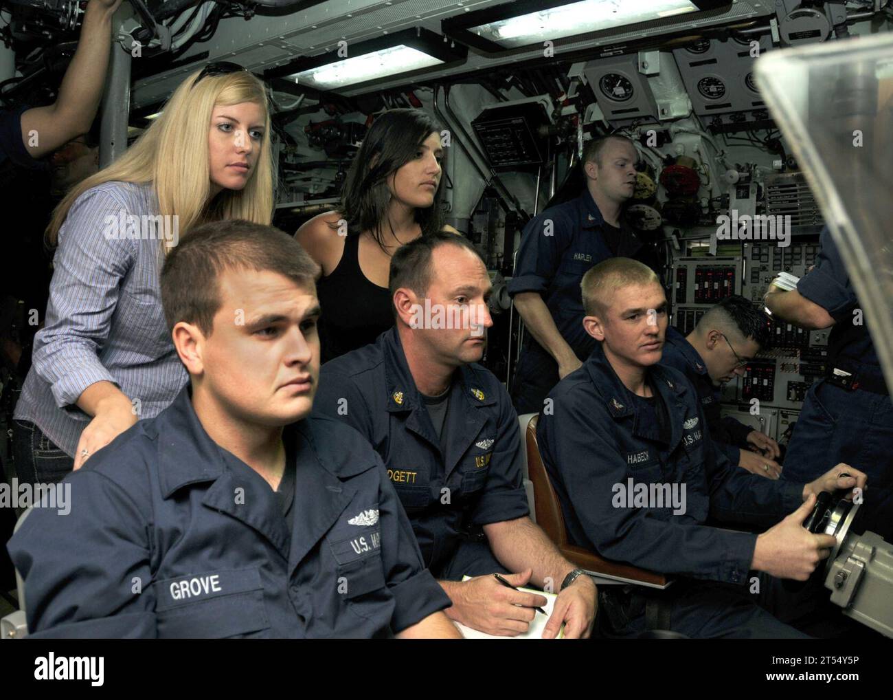 family, female, friend, periscope, Sailor, U.S. Navy, USS Cheyenne (SSN ...
