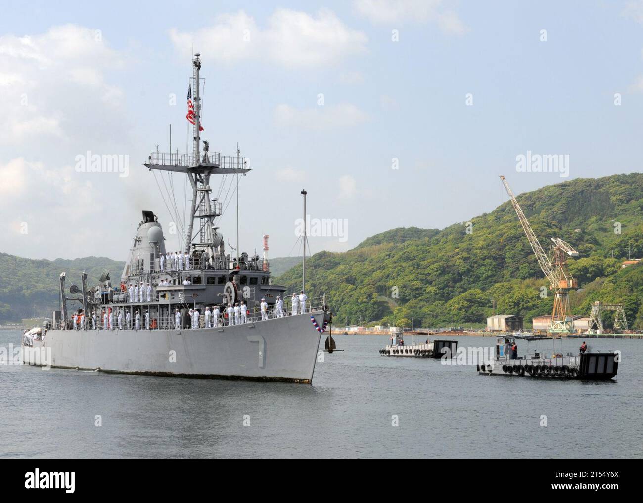 family, Forward-deployed, homeport, navy, port, U.S. Navy, USS Patriot ...