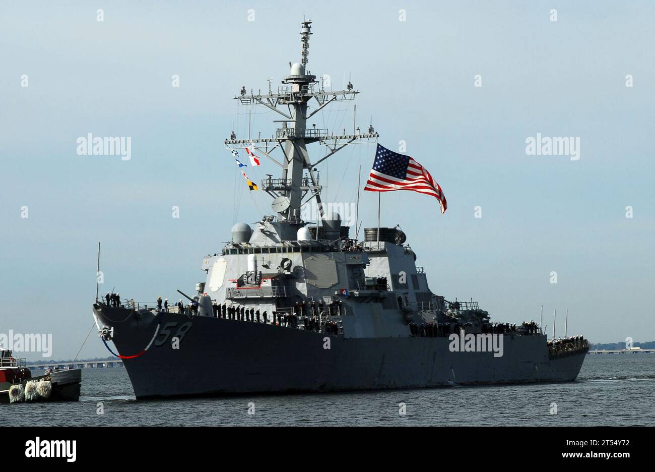 family, friends, Guided-Missile Destroyer, homeport, Naval Station ...