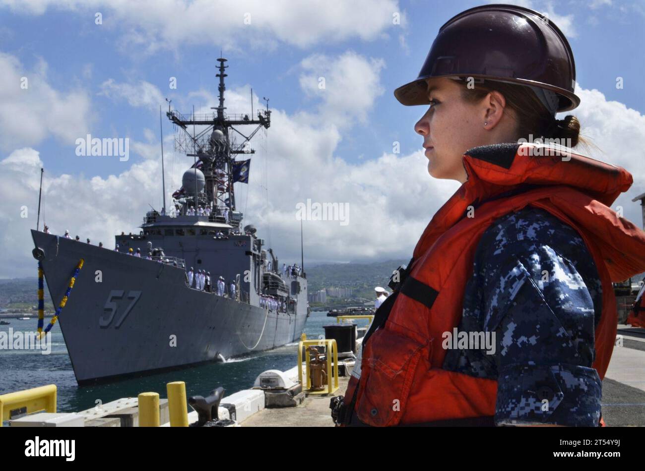 family, frigate USS Reuben James (FFG 57), Guided-Missile, HAWAII ...