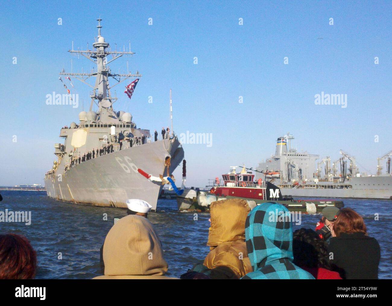 family, Guided-Missile Destroyer, Homecoming, Naval Station Norfolk ...