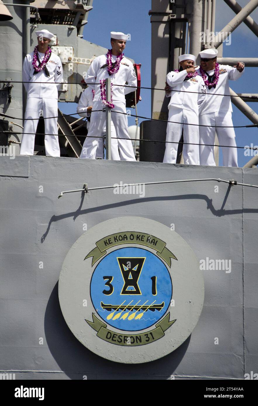 family, frigate USS Reuben James (FFG 57), Guided-Missile, HAWAII ...