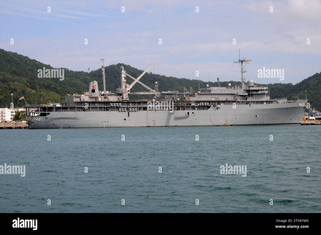 Fast Attack Submarine, Malaysia, submarine tender, U.S. Navy, USS FRANK ...