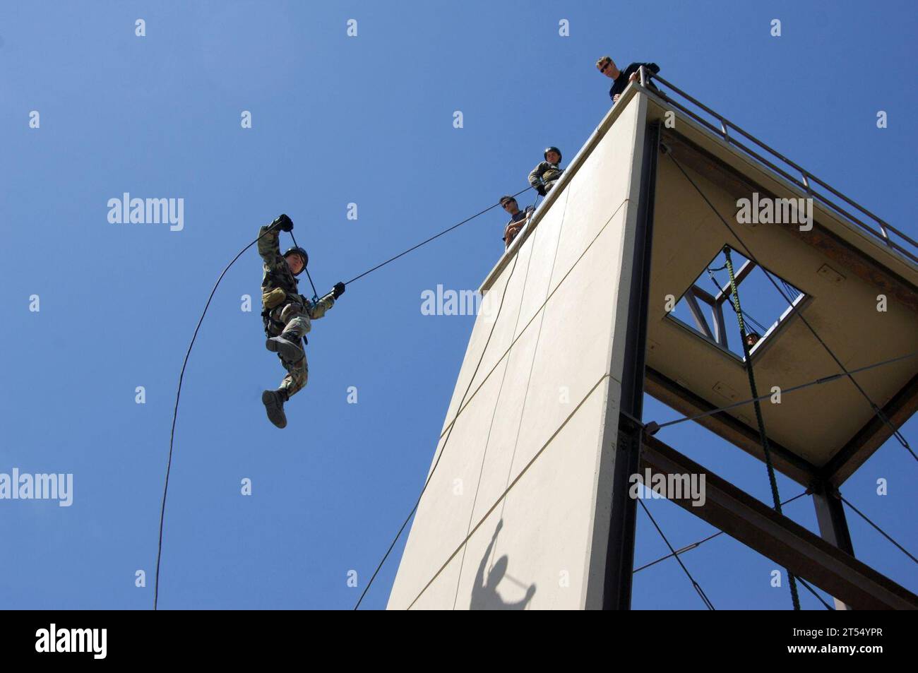 fast rope, rappel, SQT, students Stock Photo - Alamy