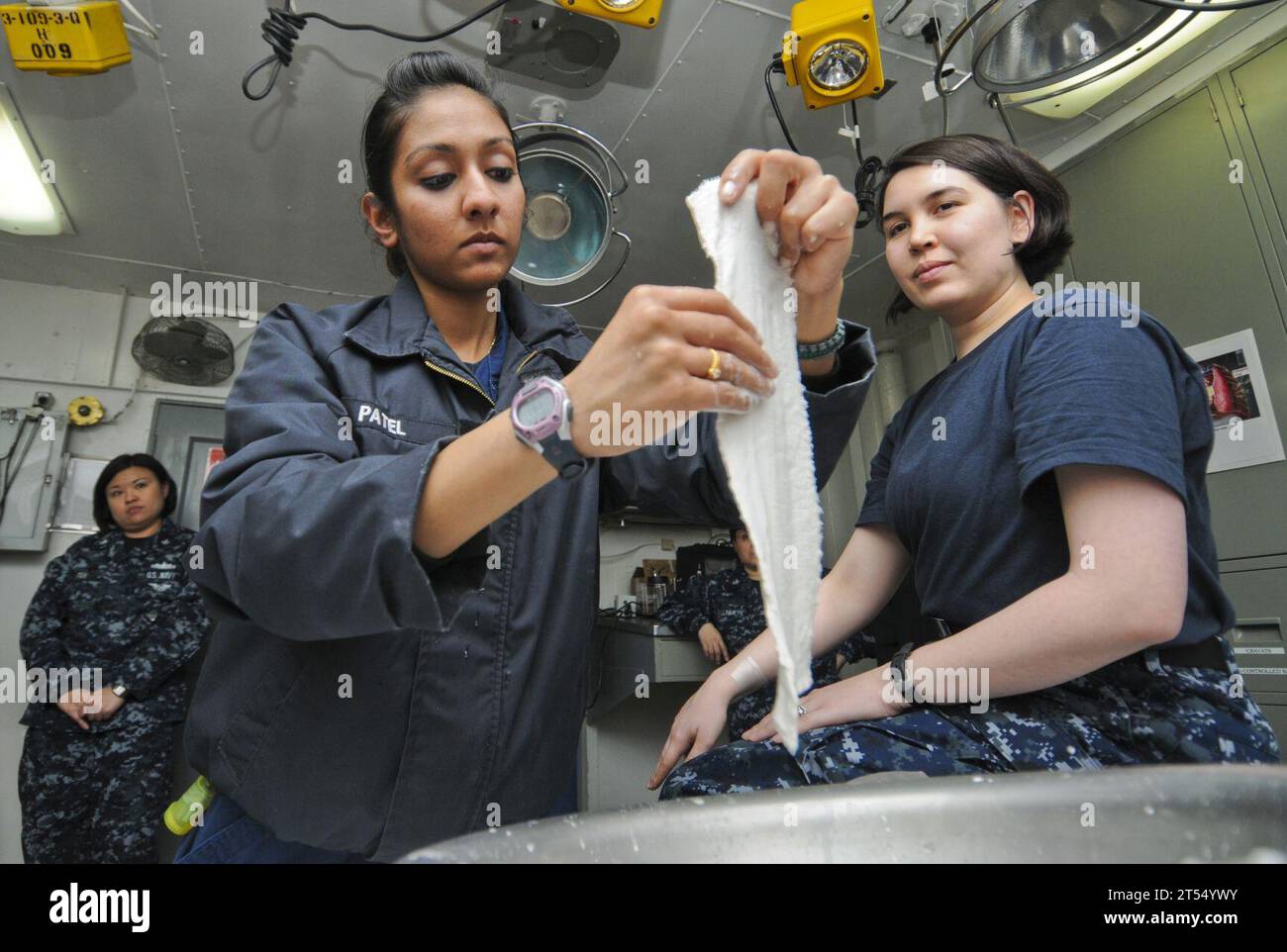 Female Sailors, medical, plaster splint, stretcher-bearer, U.S. navy ...