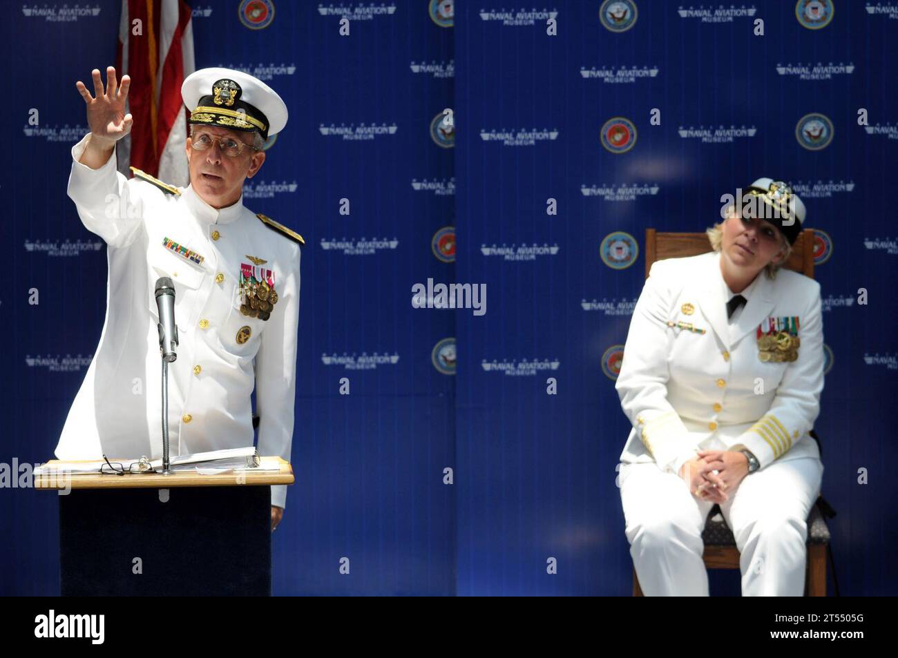 Female us navy officer hi-res stock photography and images - Alamy
