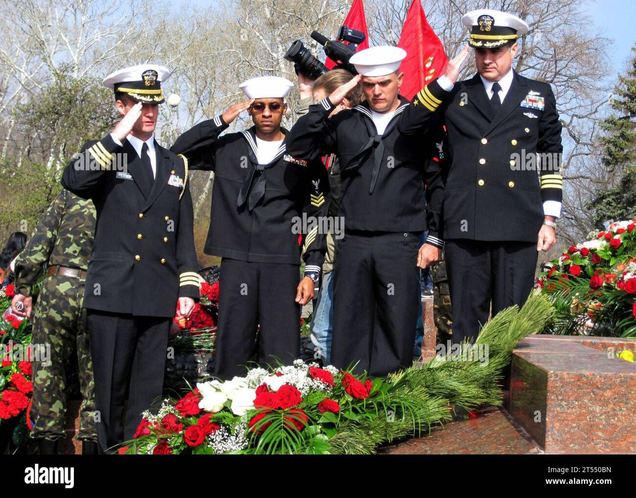 ffg 32, liberation day, Sailors, Tomb of the Unknown Sailor, U.S. Navy ...