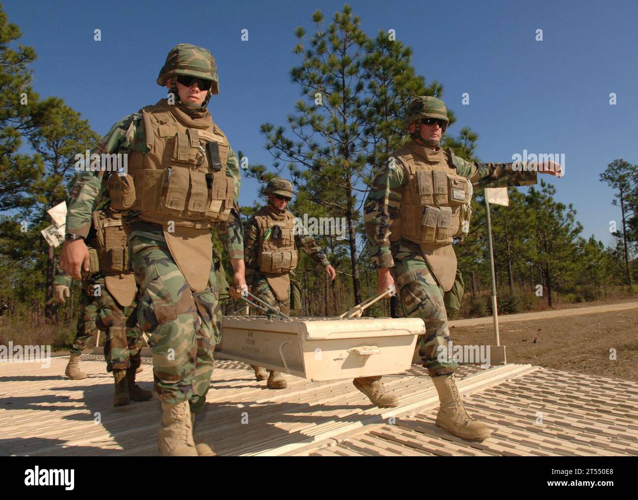 Medium girder bridge hi-res stock photography and images - Alamy